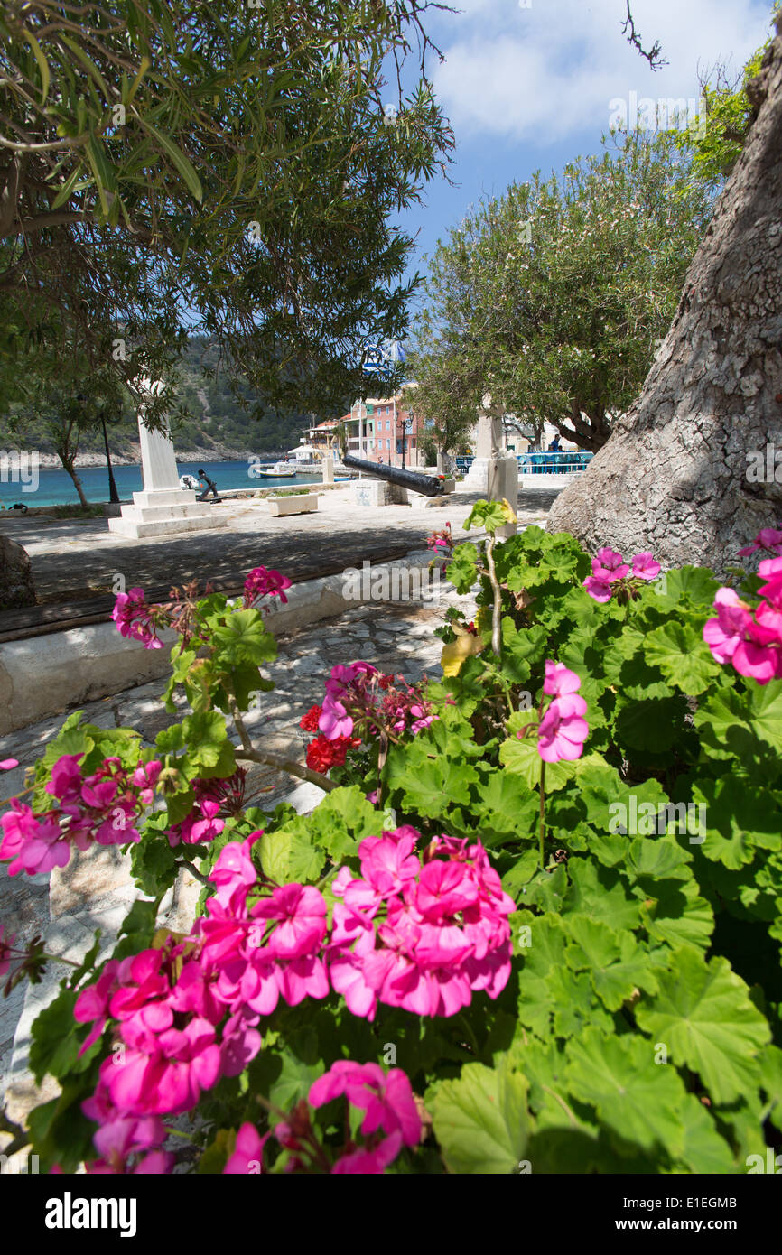 Village of Assos, Kefalonia. Picturesque view of Assos village square ...