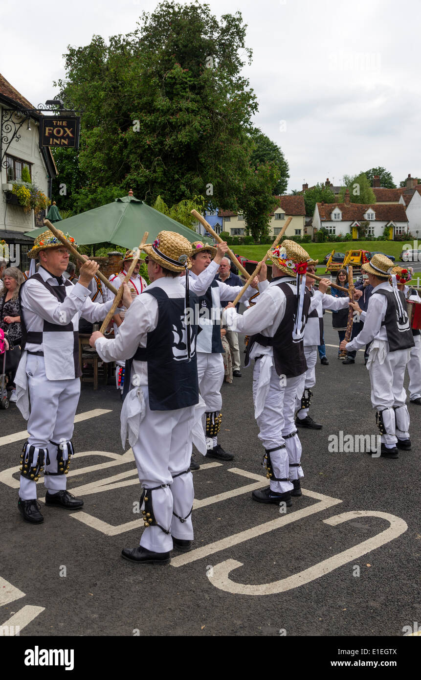 Mayflower morris men from Basildon dancing at the Fox Inn Finchingfield ...