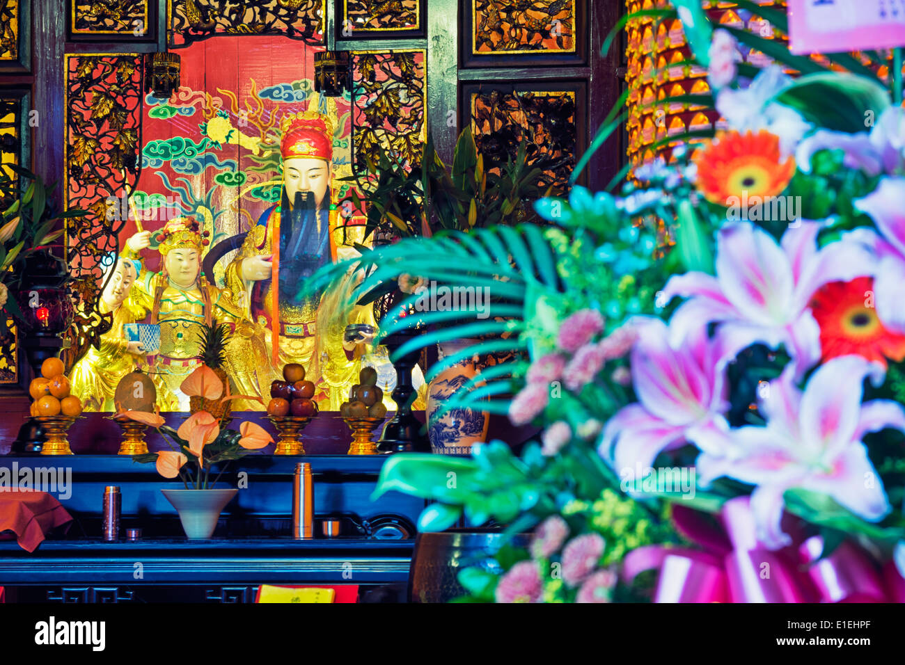 Altar in a Taoist temple in Taipei - Taiwan Stock Photo - Alamy