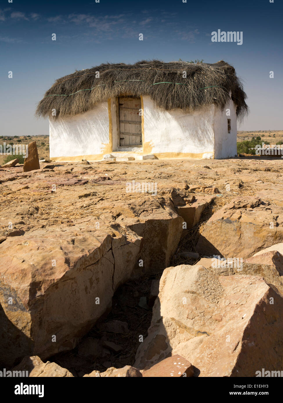 India, Rajasthan, Jaisalmer, Thar Desert farm, thatched Guest House ...