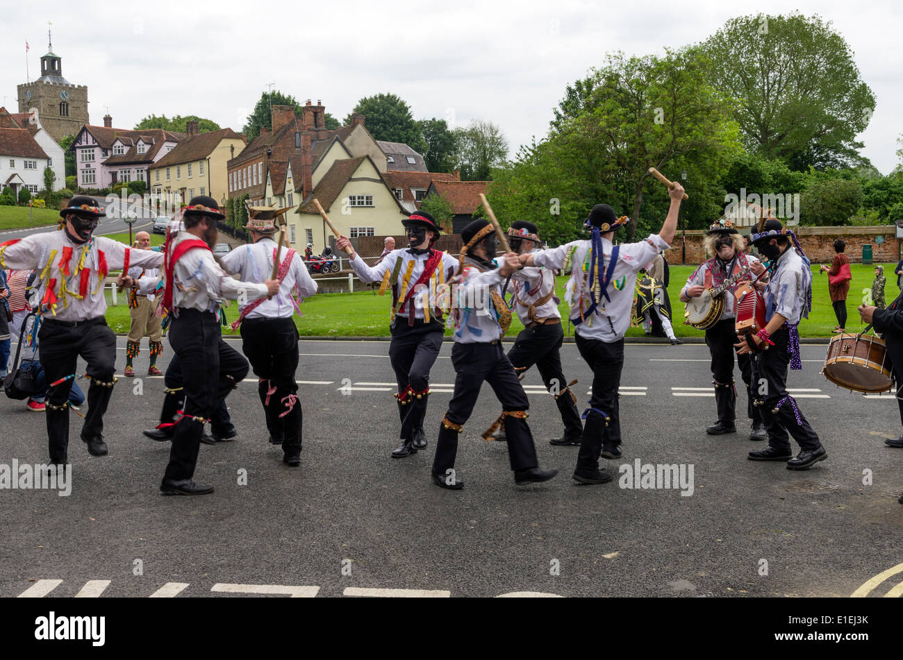 Silurian border morris men from Ledbury in Herefordshire dancing at the ...