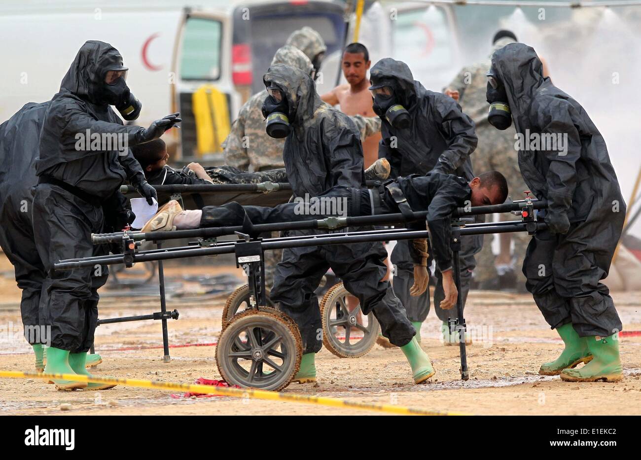 (140602) -- AMMAN, June 2, 2014 (Xinhua) -- Soldiers from Jordan and ...