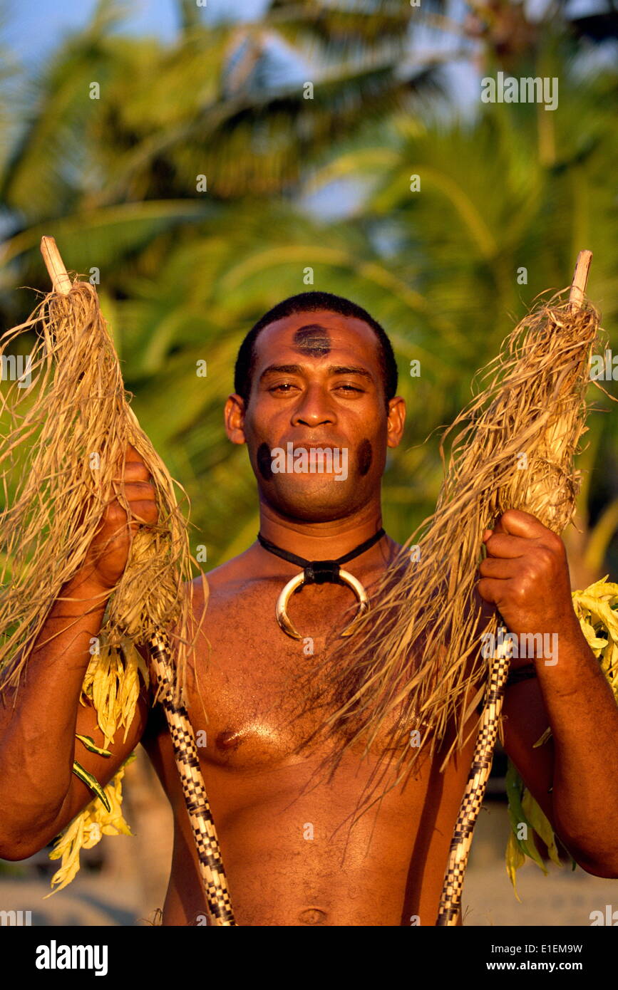 Fijian man in tribal dress, Fiji, Melanesia, South Pacific Ocean ...