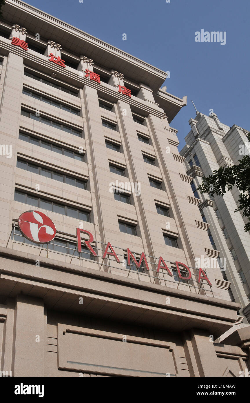 Ramada logo hi-res stock photography and images - Alamy