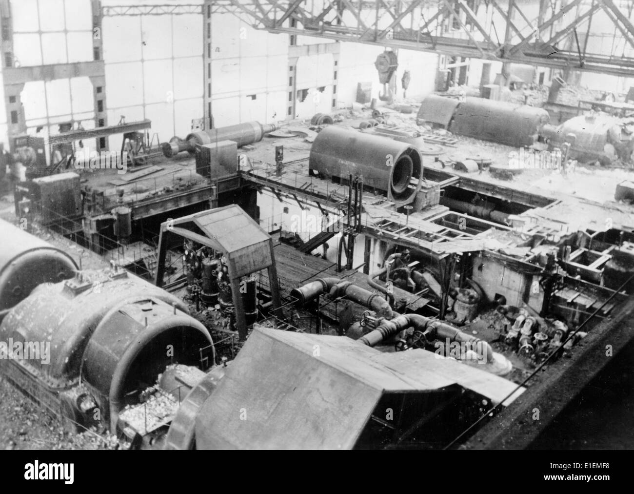 Industrial ruin archive hi-res stock photography and images - Alamy