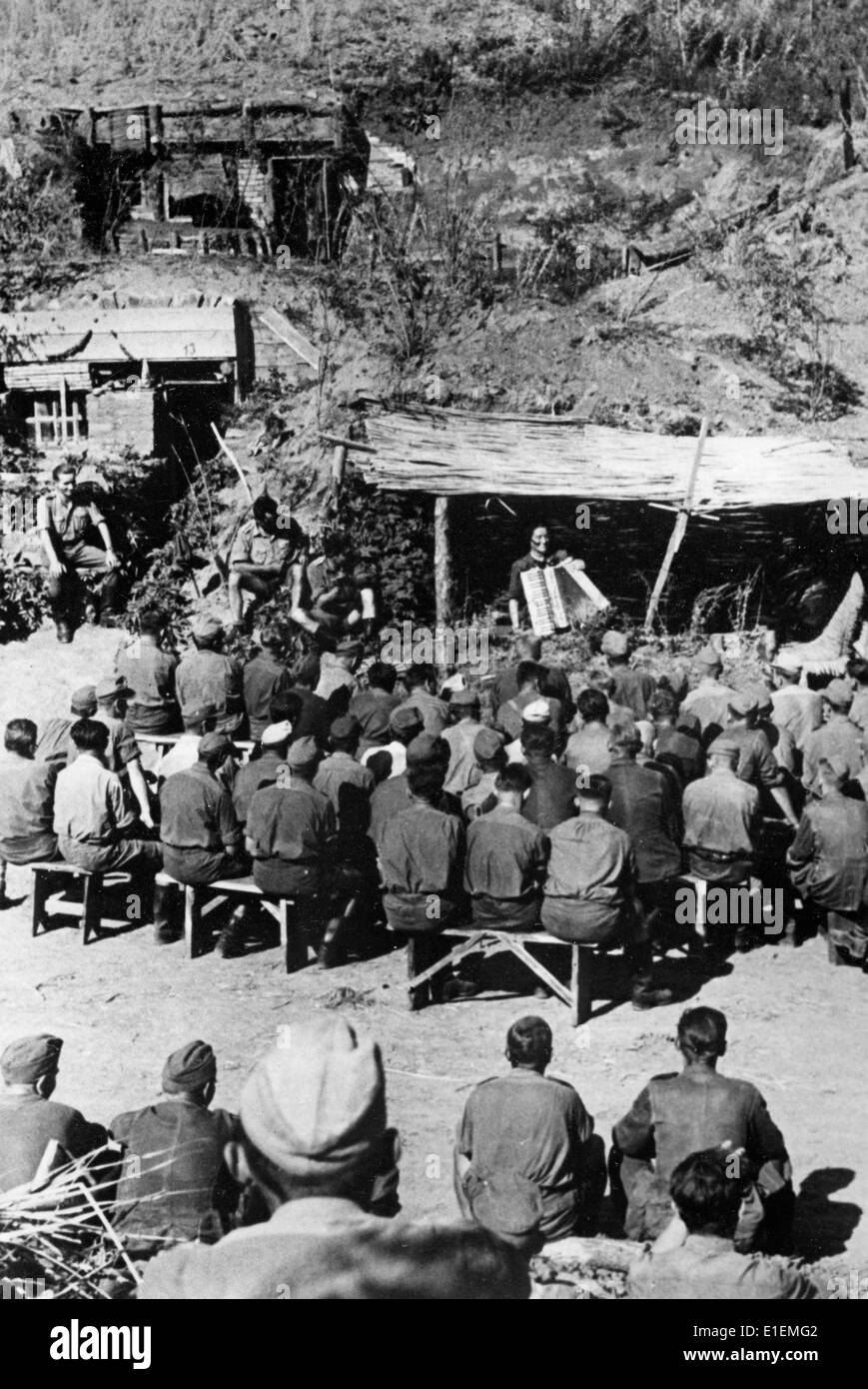 Propaganda text! from Nazi news reporting on the back of the picture ...