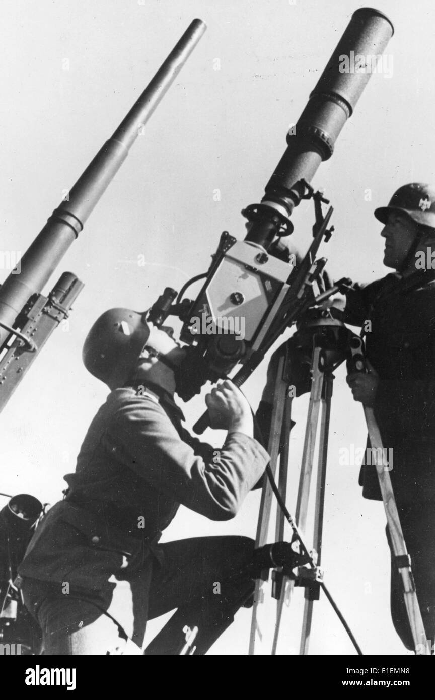 Deployment technique hi-res stock photography and images - Alamy