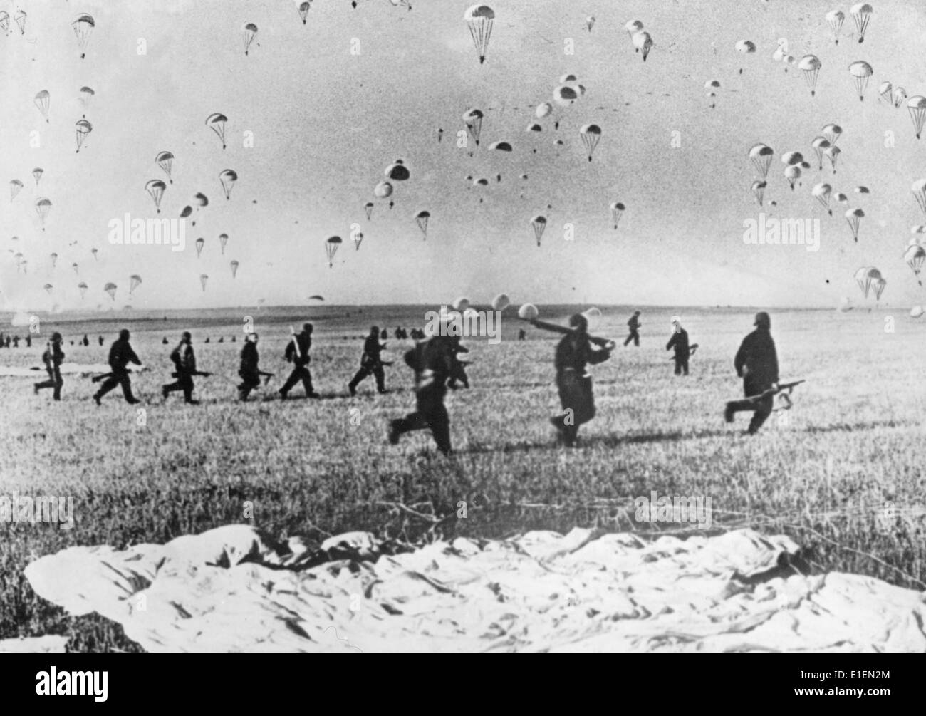 Armee training infanterie hi-res stock photography and images - Alamy