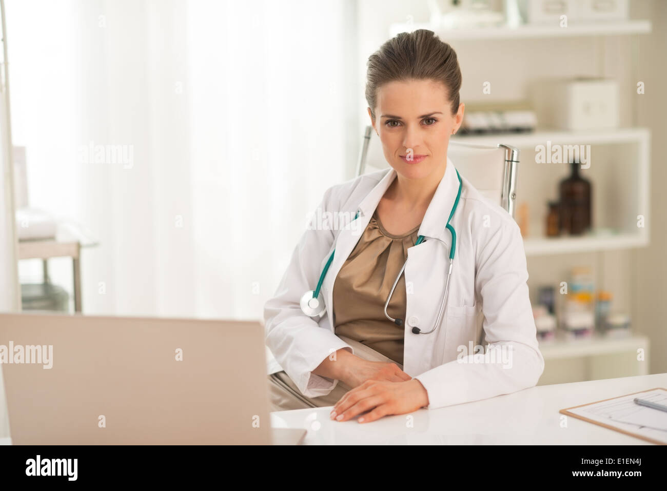 Portrait of medical doctor woman in office Stock Photo - Alamy