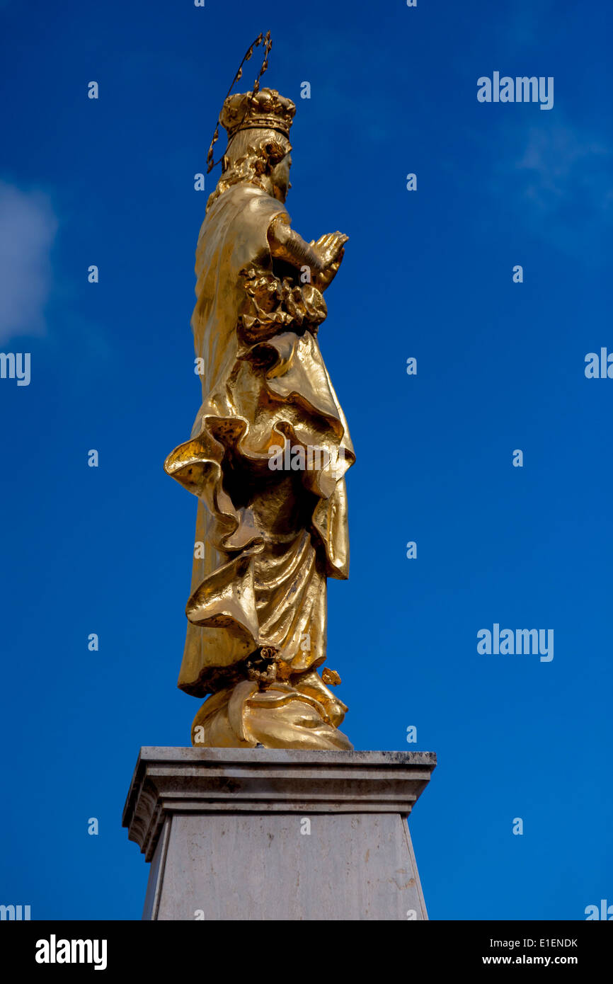Malta statue hi-res stock photography and images - Alamy