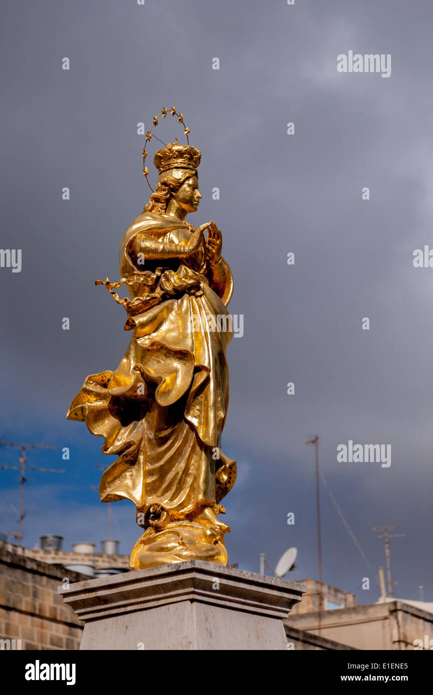 Malta statue hi-res stock photography and images - Alamy