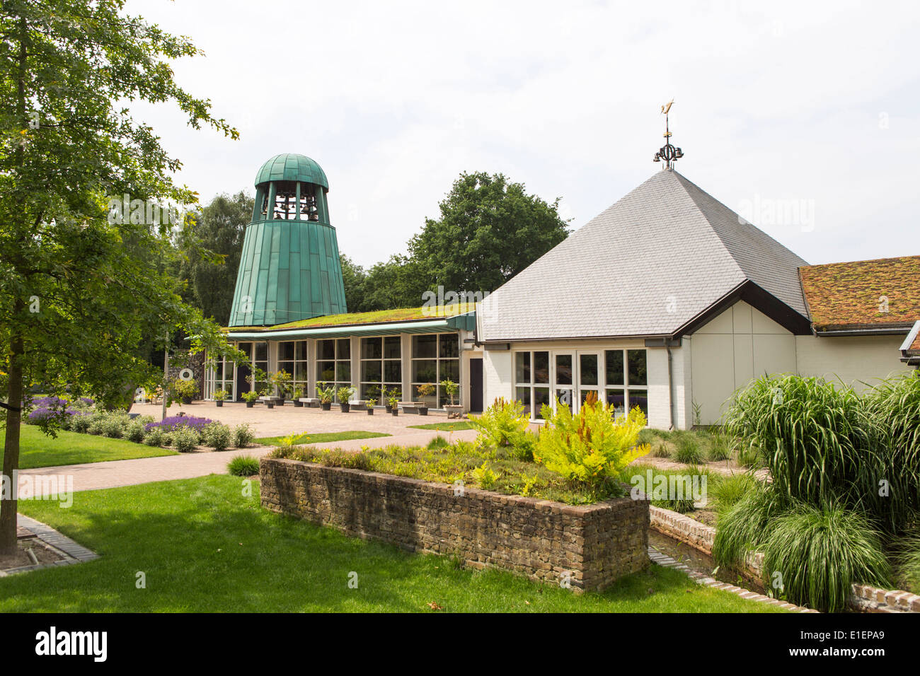 Exterior of the Bell museum and Nature Museum (Klok & Peel museum) in ...