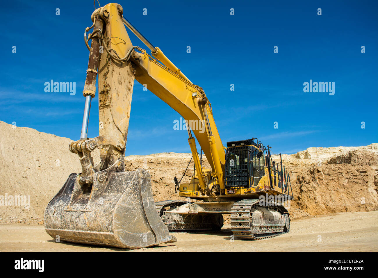 Excavator mining hi-res stock photography and images - Alamy