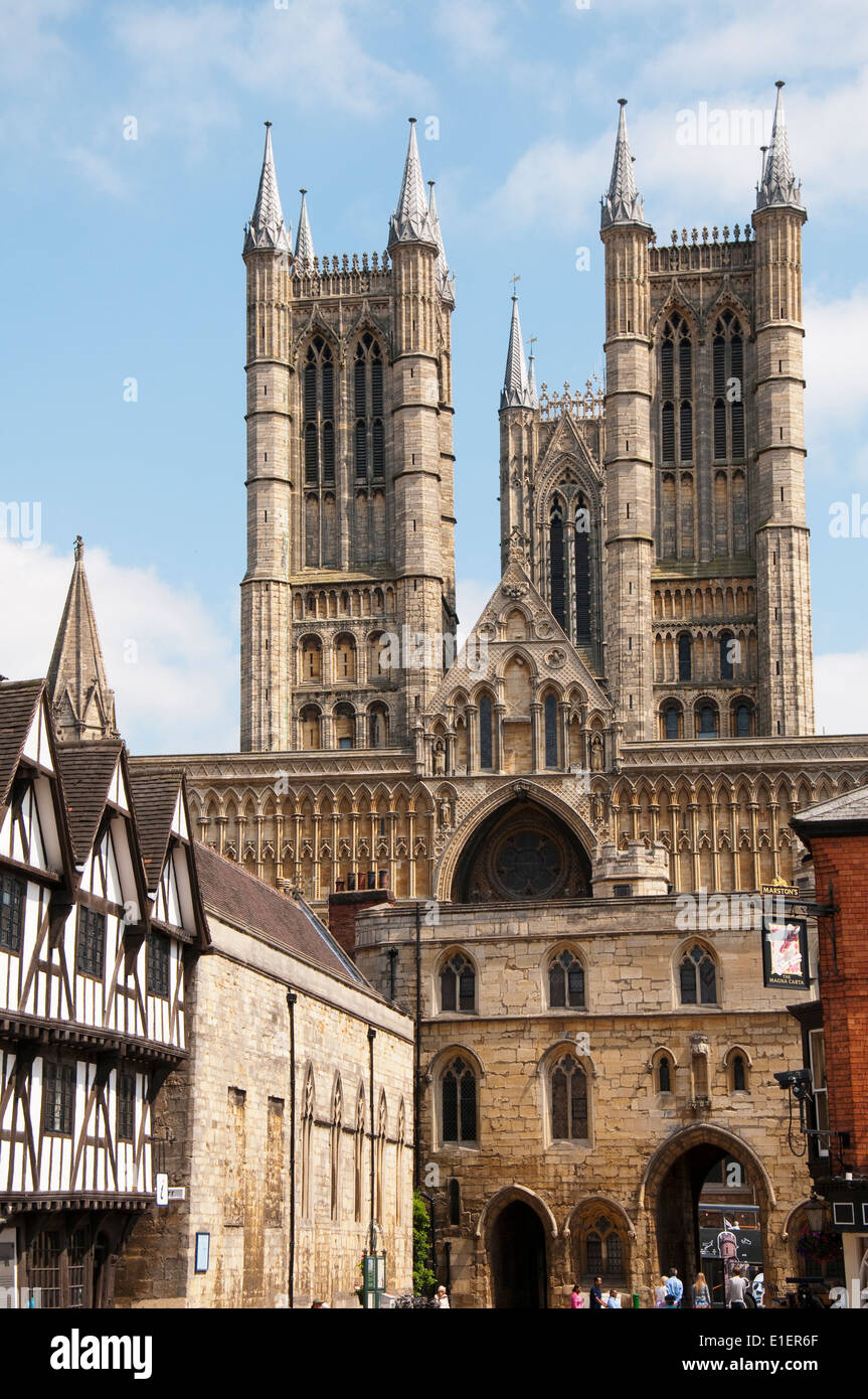 Lincolnshire castle hi-res stock photography and images - Alamy