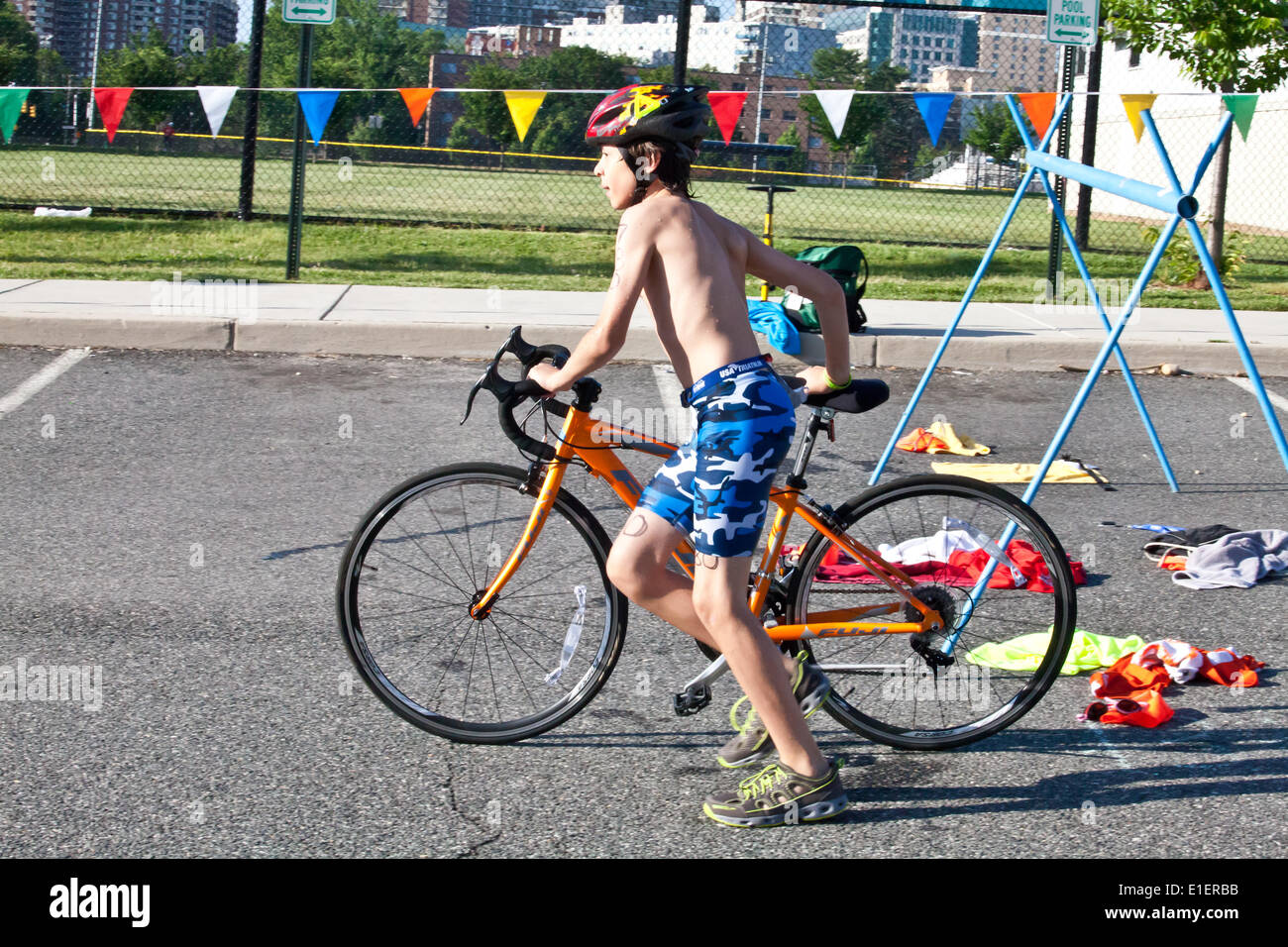 Triathlon boy hi-res stock photography and images - Alamy