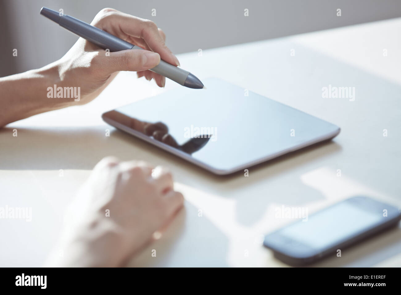 Hands woman working drawing tablet hi-res stock photography and images ...