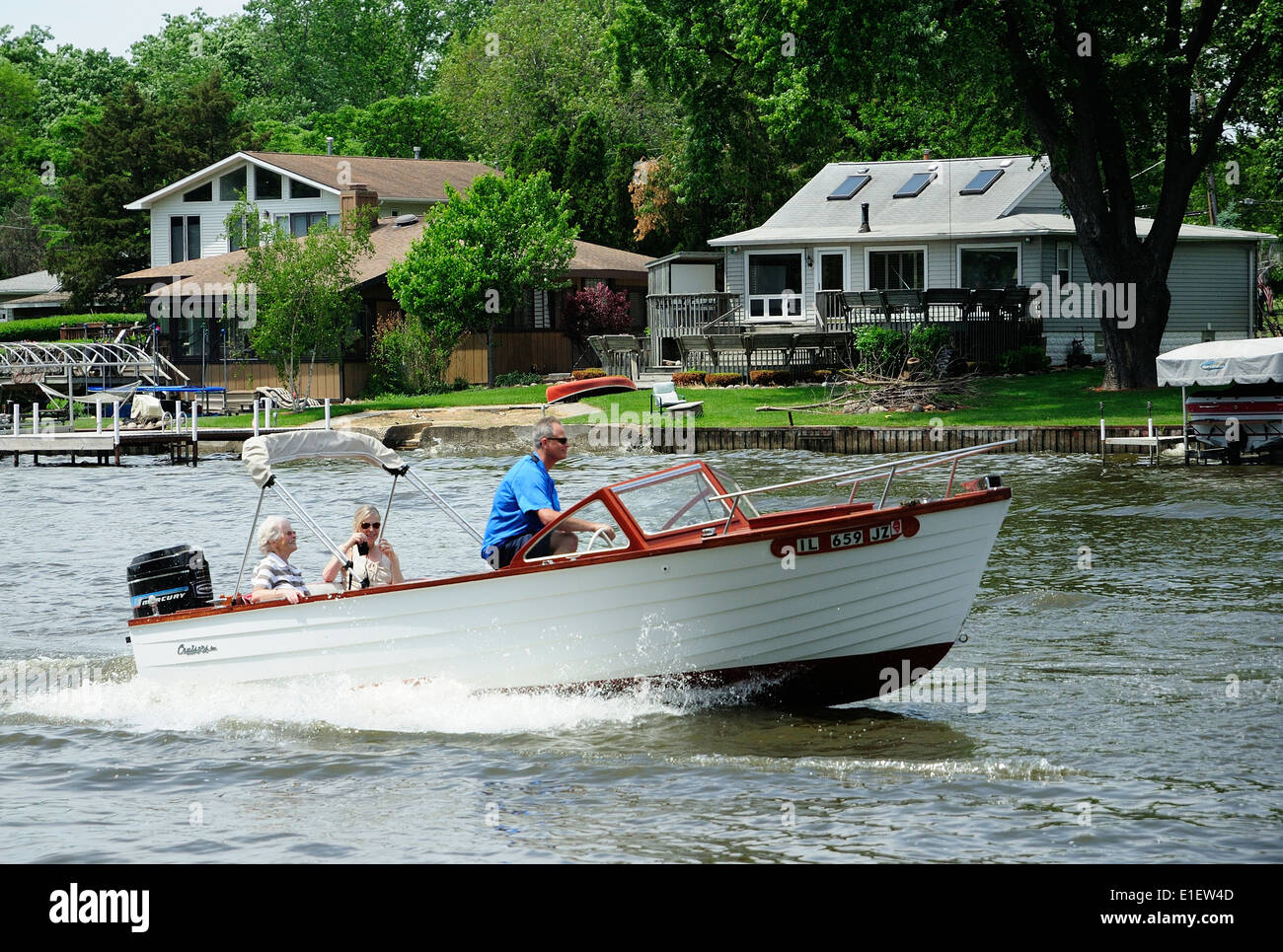 People enjoying pleasure boating/ jet skiing on the Fox River in ...