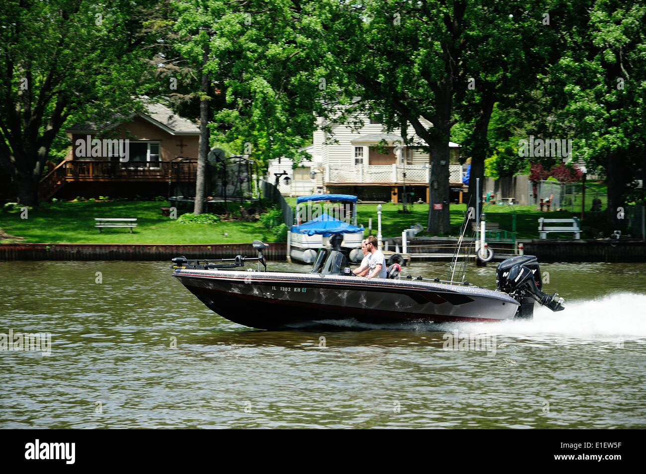 People enjoying pleasure boating/ jet skiing on the Fox River in ...