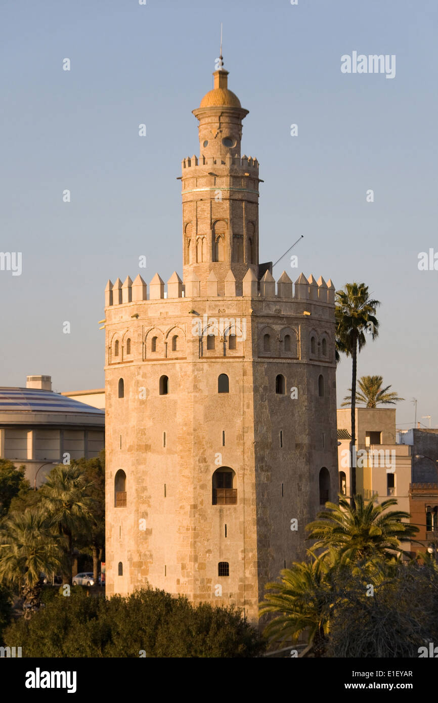 Gold tower hi-res stock photography and images - Alamy