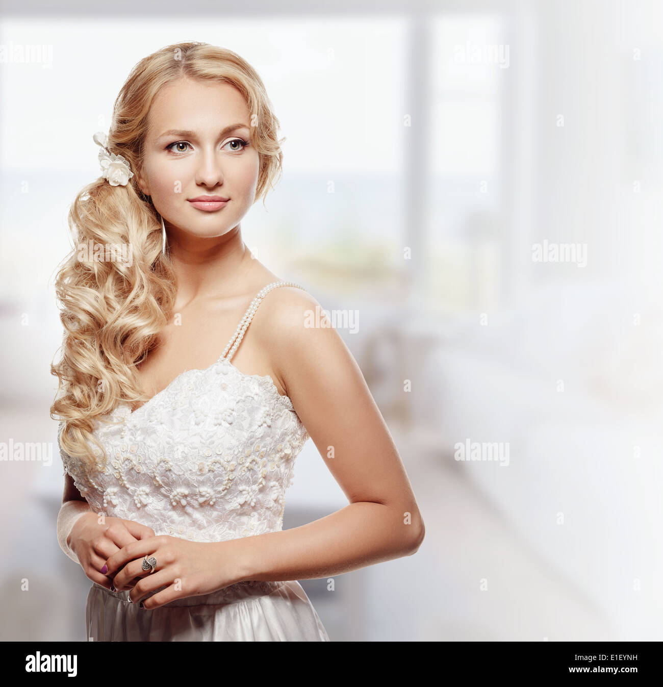 Beautiful bridal gown hi-res stock photography and images - Alamy