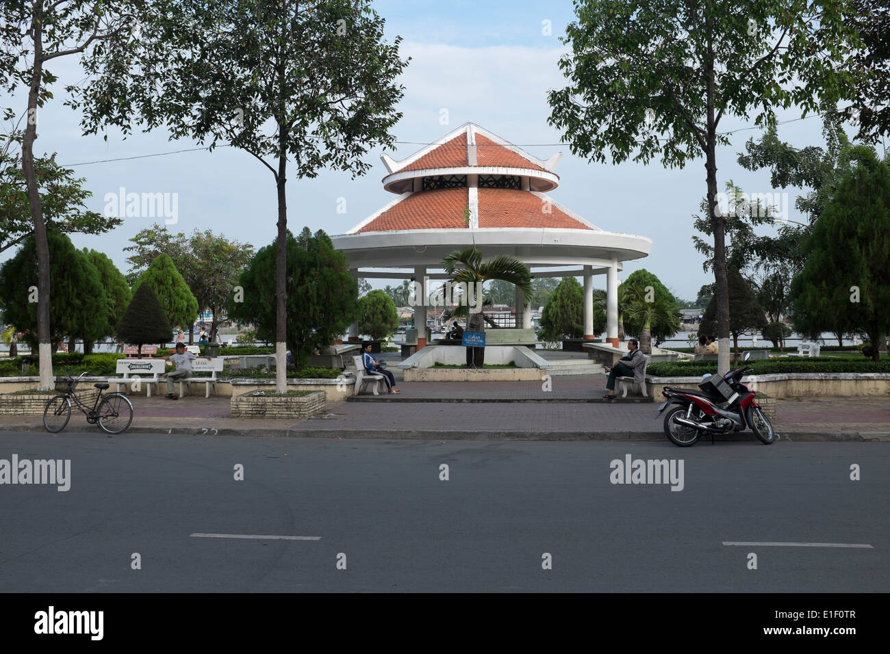 Riverfront Promenade Can Tho Vietnam Stock Photo - Alamy