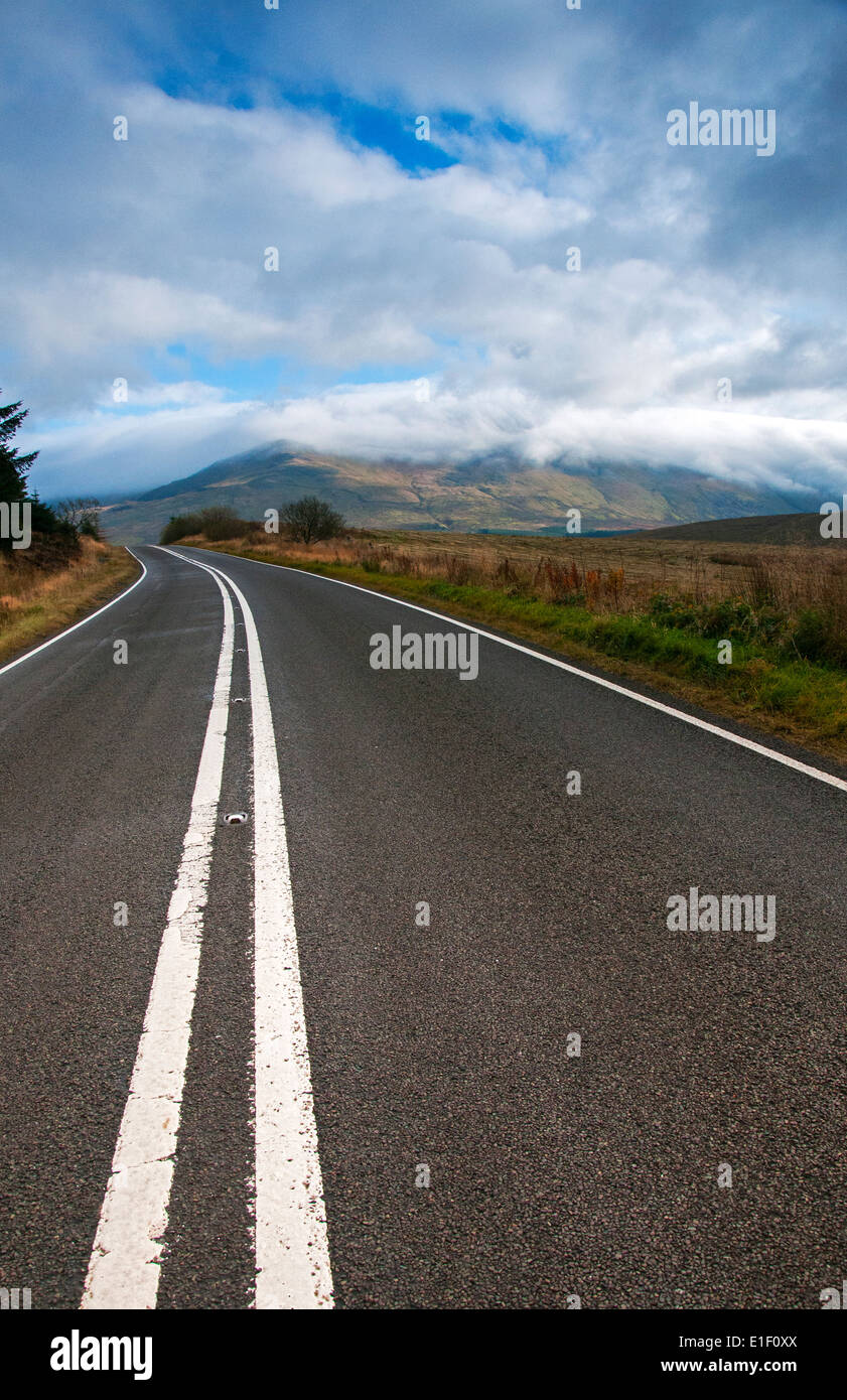 Road through snowdonia wales hi-res stock photography and images - Alamy