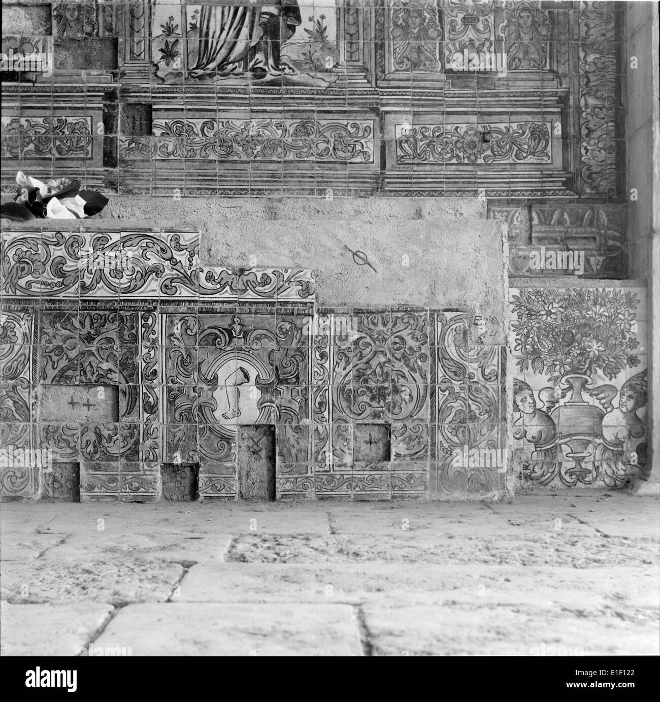 Portuguese azulejos lisbon portugal Black and White Stock Photos ...