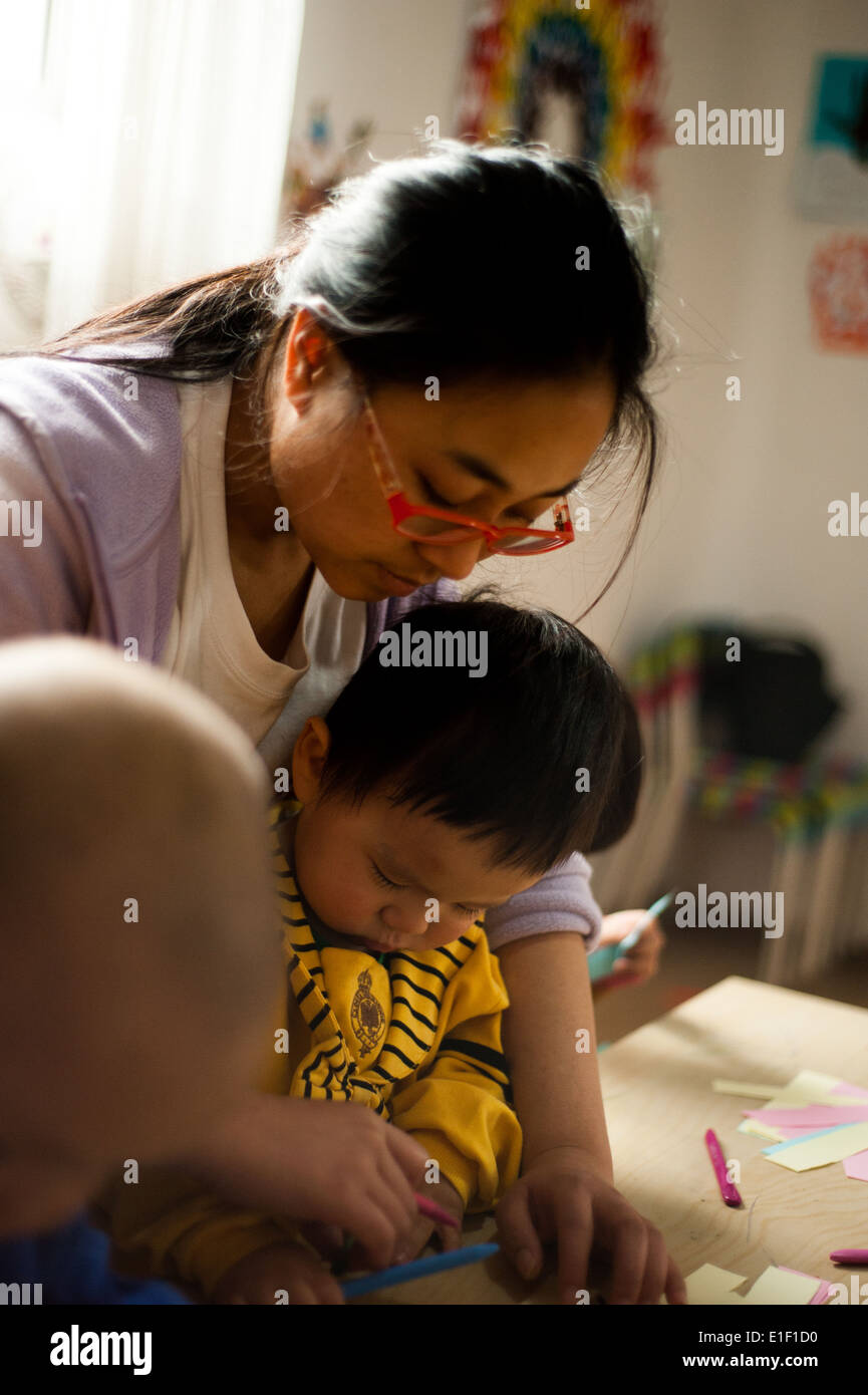 Child children drawing orphanage hi-res stock photography and images ...