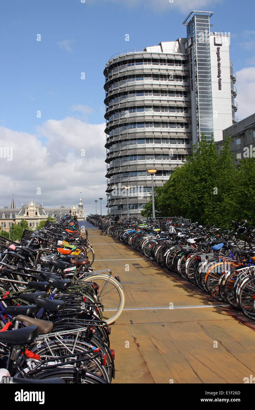 Multi level station hi-res stock photography and images - Alamy
