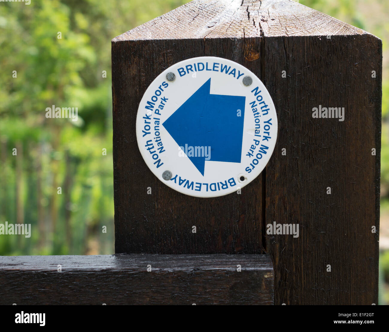 Blue bridleway sign hi-res stock photography and images - Alamy