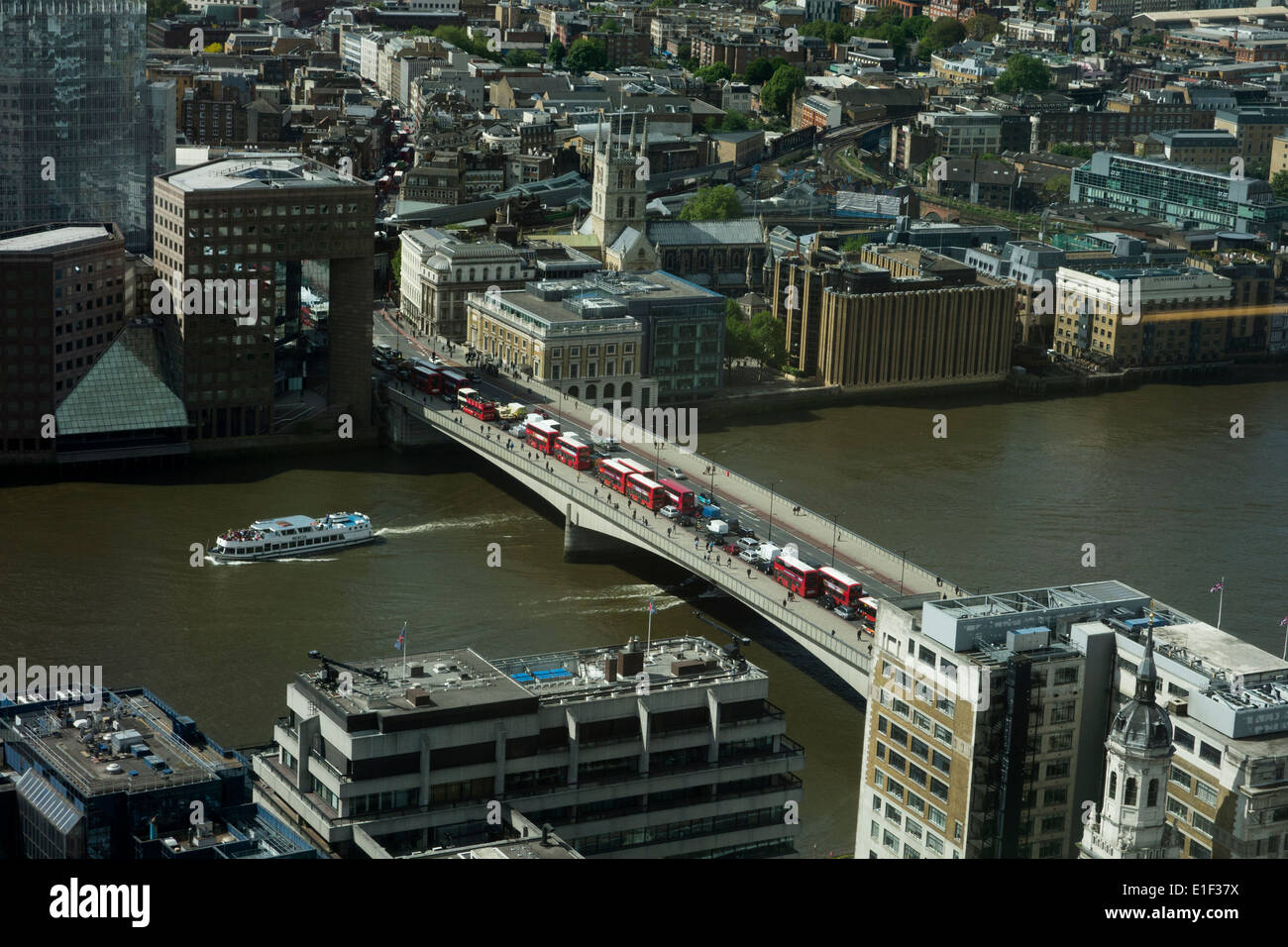 London bridge street hi-res stock photography and images - Alamy