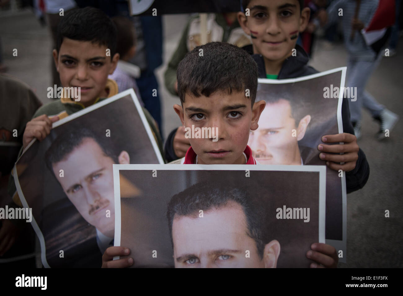 Children hold posters hi-res stock photography and images - Alamy