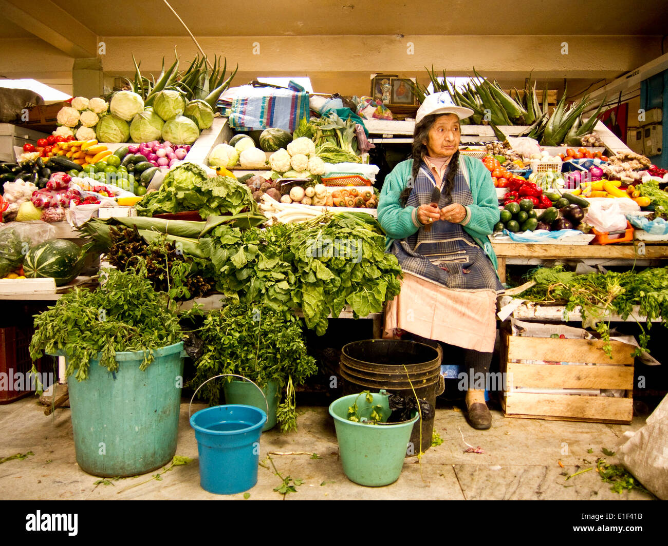 Quito market hi-res stock photography and images - Alamy