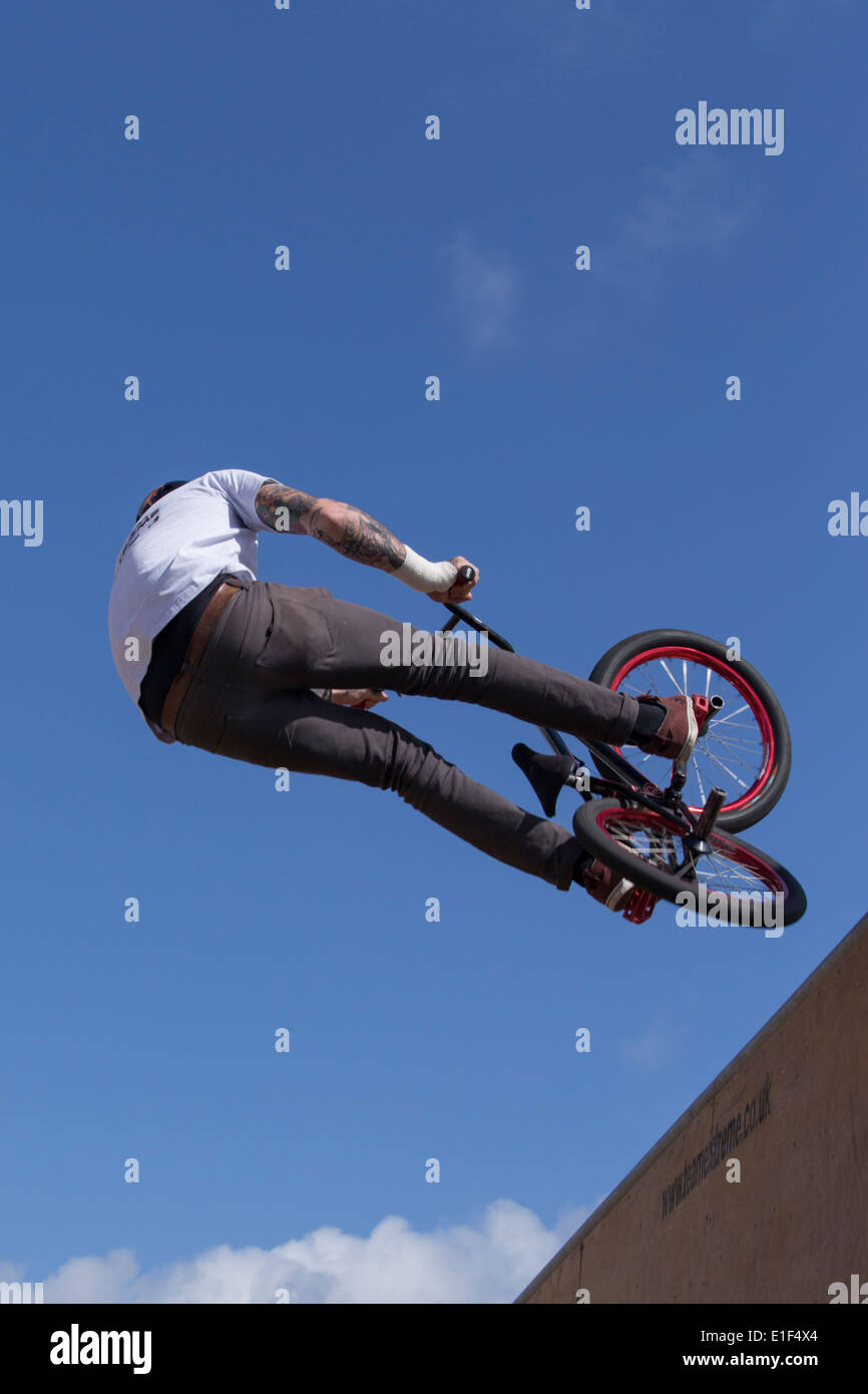 BMX stunt rider in full flight Stock Photo - Alamy