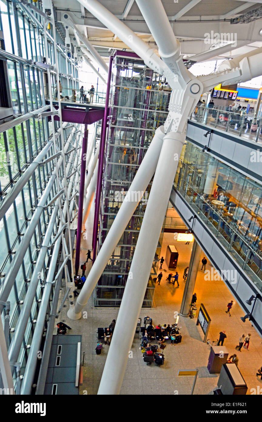 Heathrow terminal check in desks hi-res stock photography and images ...