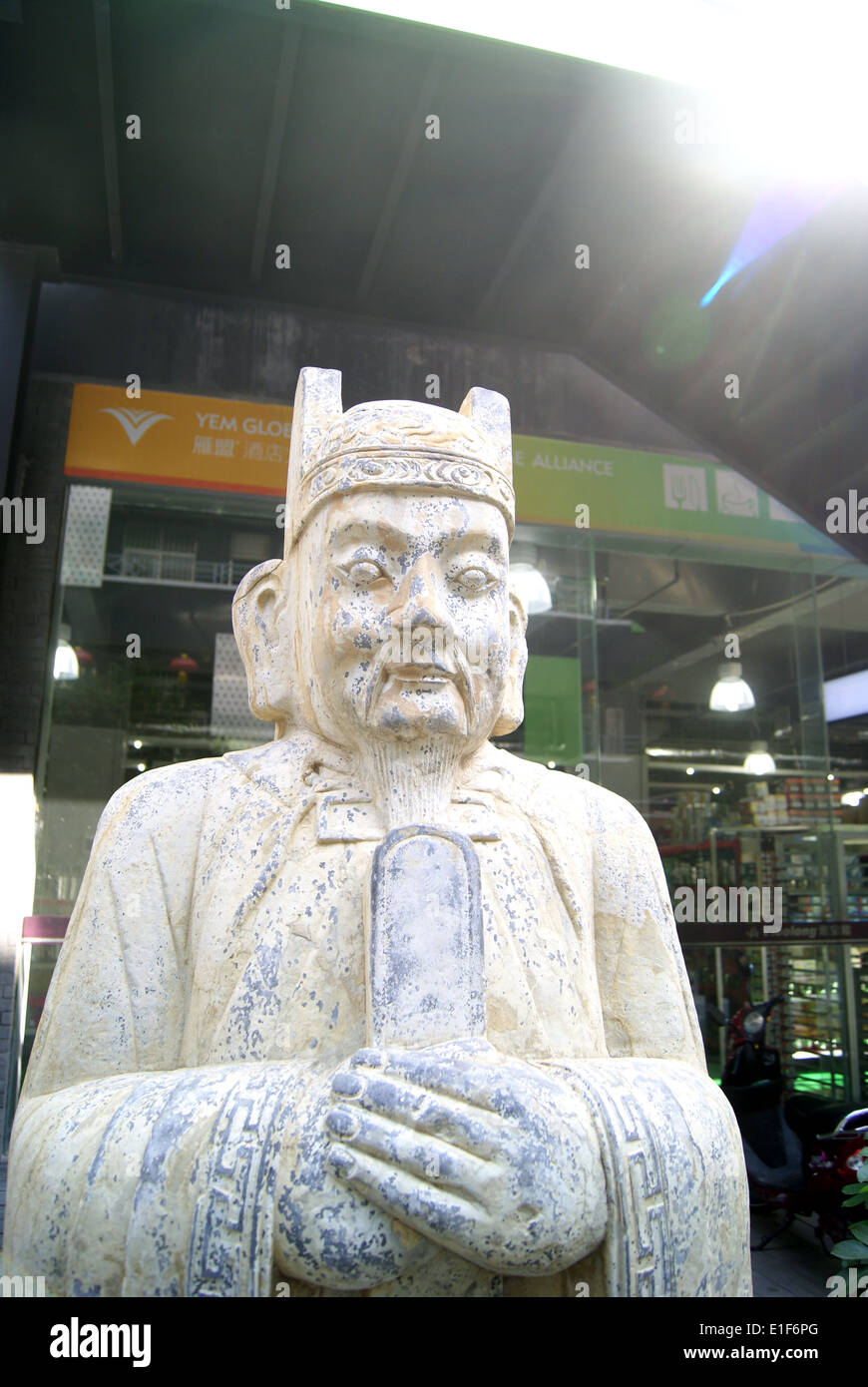 The Chinese ancient statue Stock Photo - Alamy