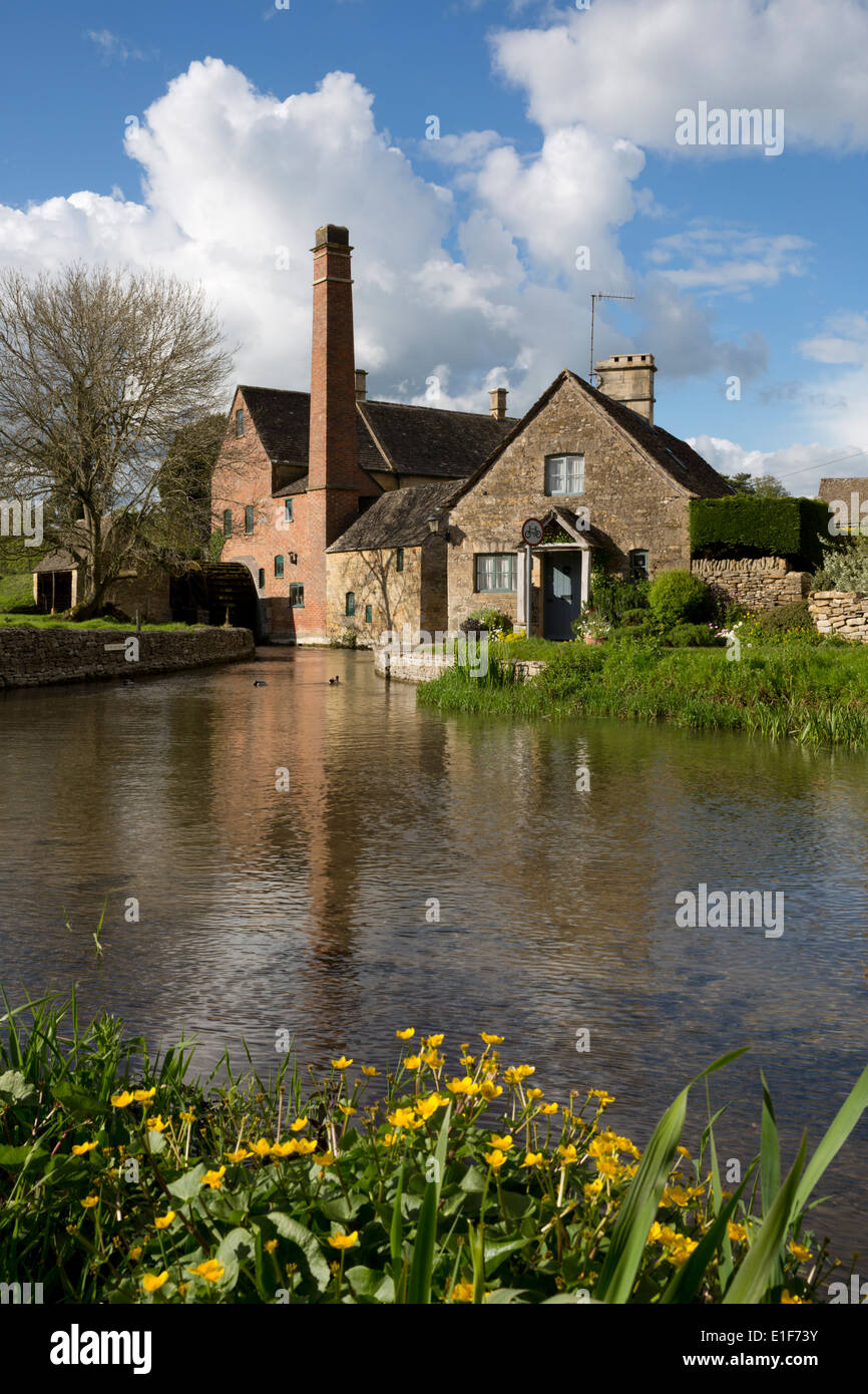 Old english water mill hi-res stock photography and images - Alamy