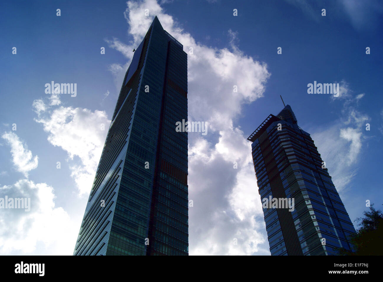 Urban buildings hi-res stock photography and images - Alamy