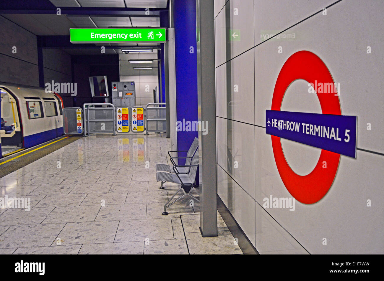 Piccadilly line heathrow hi-res stock photography and images - Alamy
