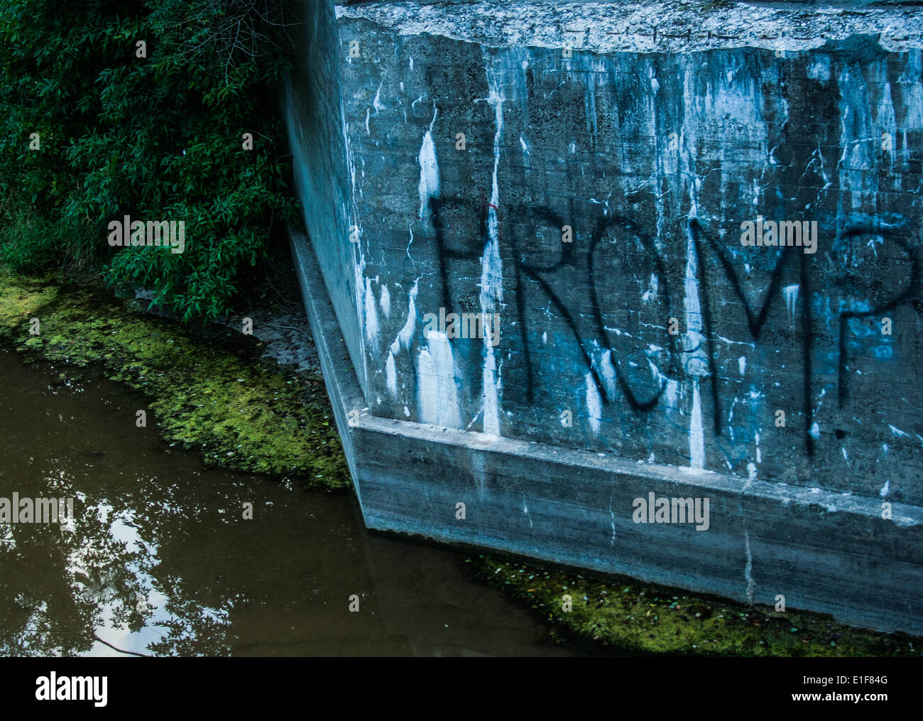 Graffiti question mark hi-res stock photography and images - Alamy