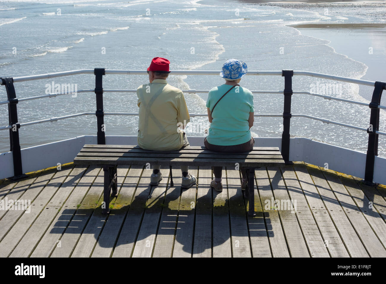 Person looking at the sea hi-res stock photography and images - Alamy