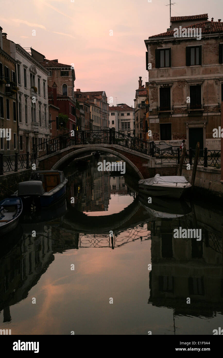 Early evening scene along the canals of Venice Stock Photo - Alamy