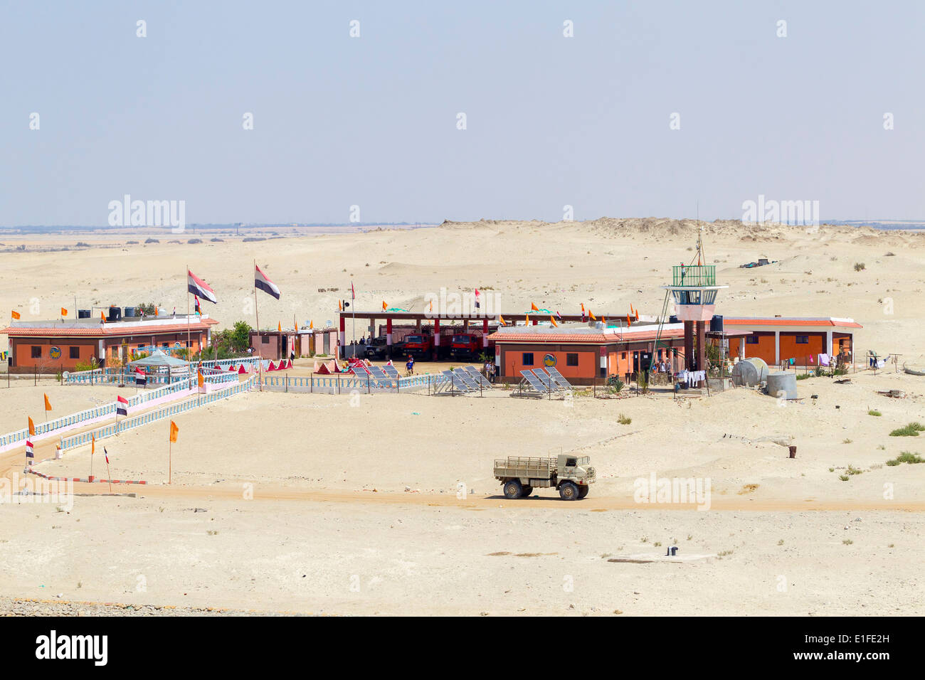 Defending the suez canal hi-res stock photography and images - Alamy