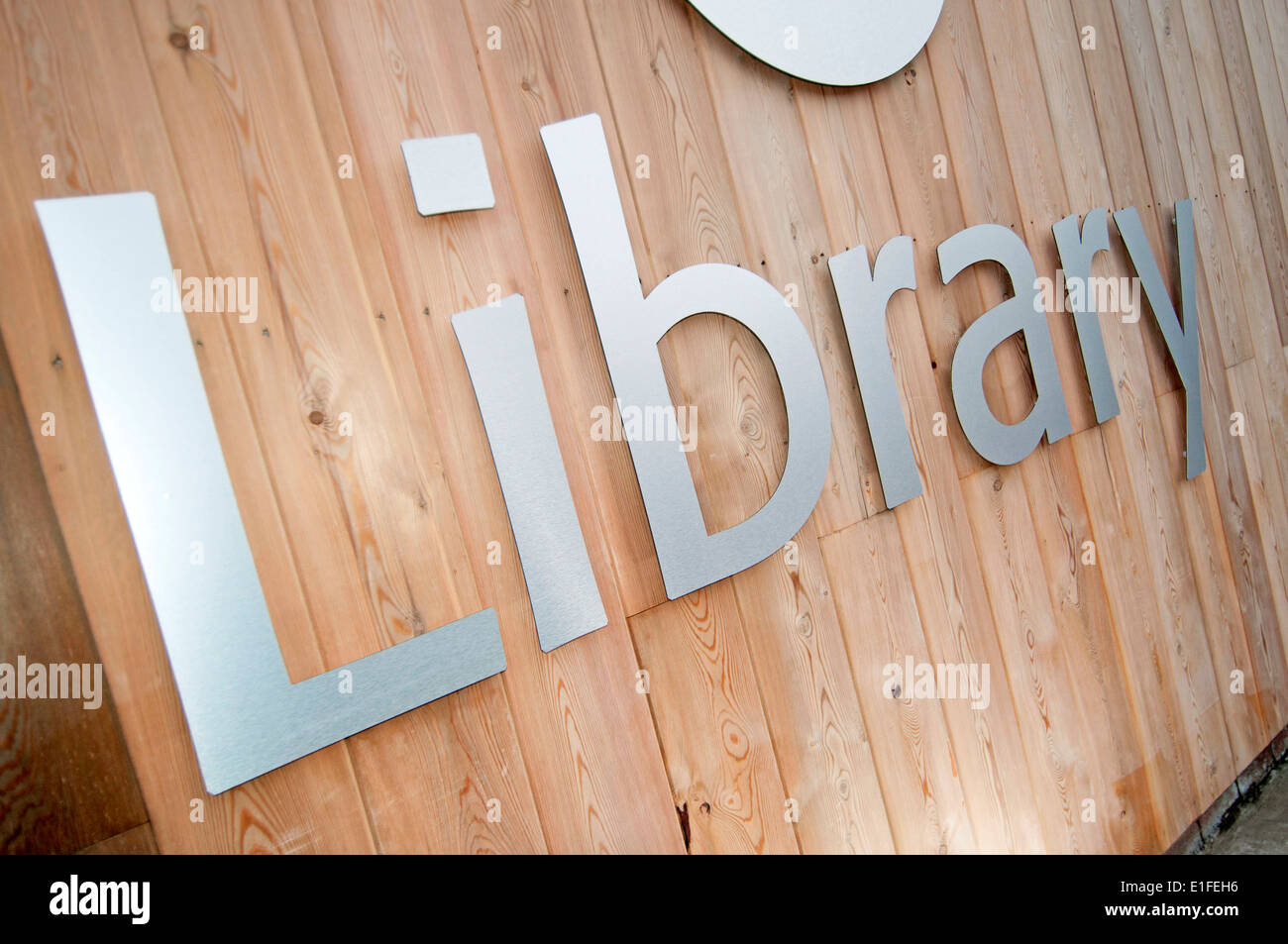 Library sign hi-res stock photography and images - Alamy