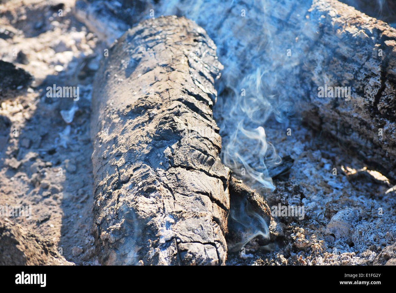 Wood burn ash hi-res stock photography and images - Alamy