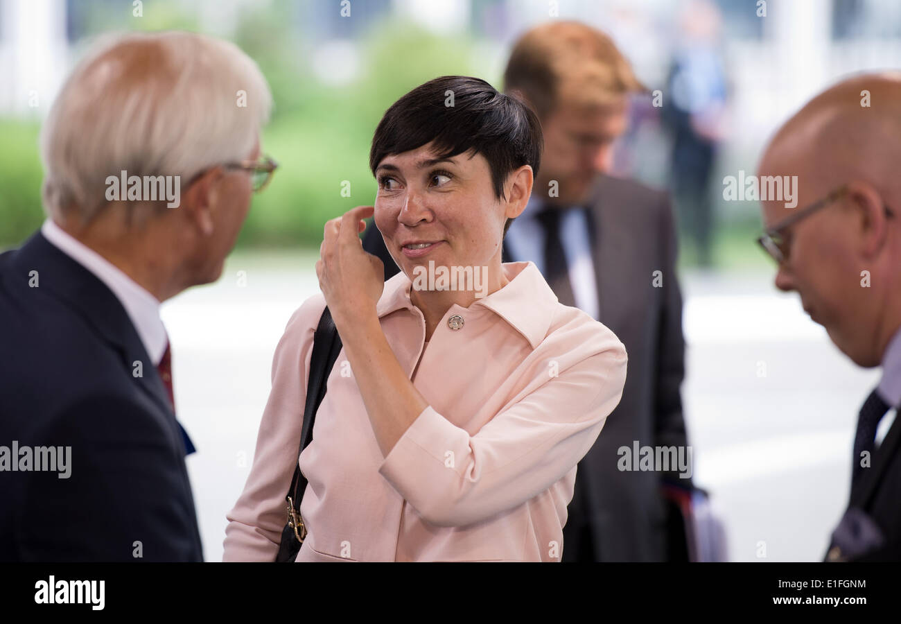 Female defence ministers hi-res stock photography and images - Alamy
