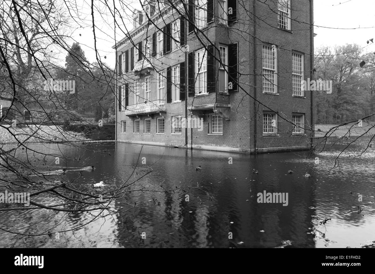 castle surrounded by water Stock Photo - Alamy