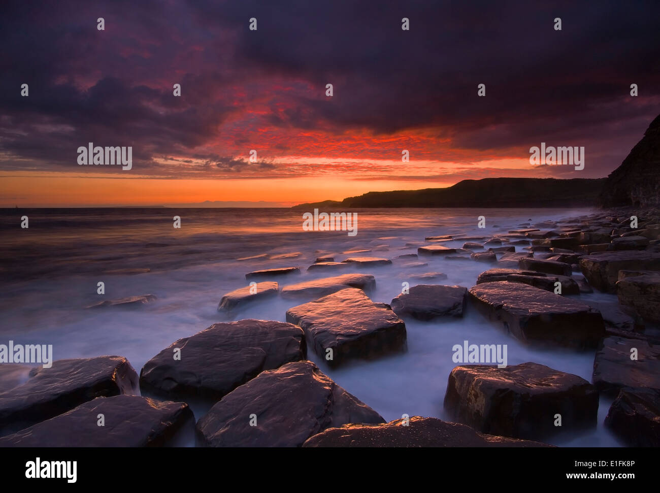 Crimson sunset hi-res stock photography and images - Alamy