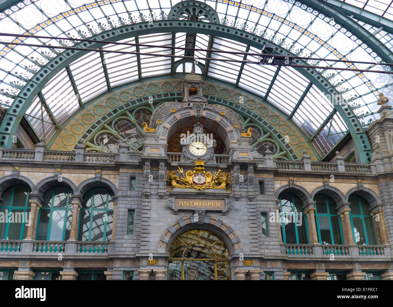 antwerp train station Stock Photo - Alamy