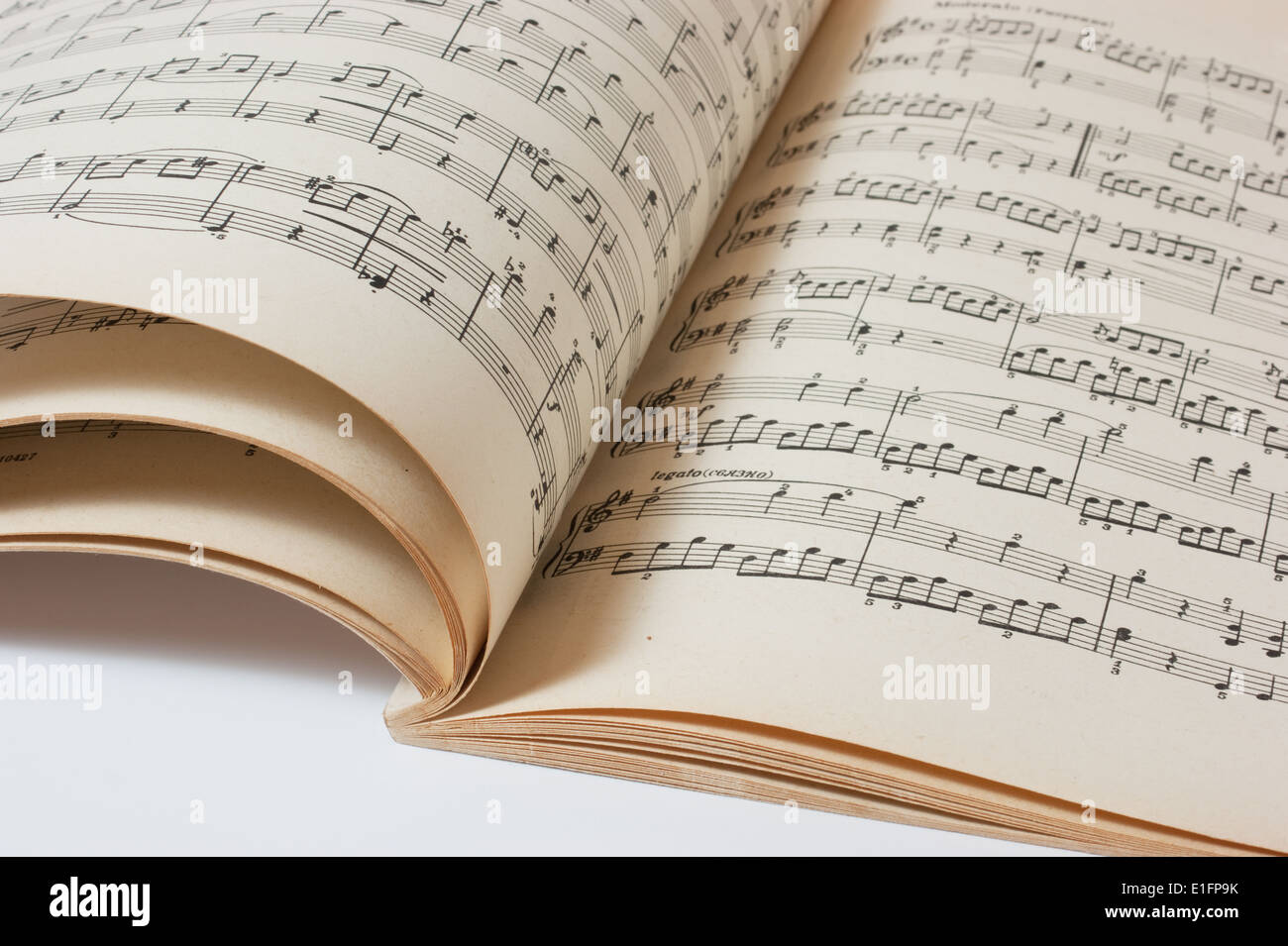 old open music book Stock Photo - Alamy